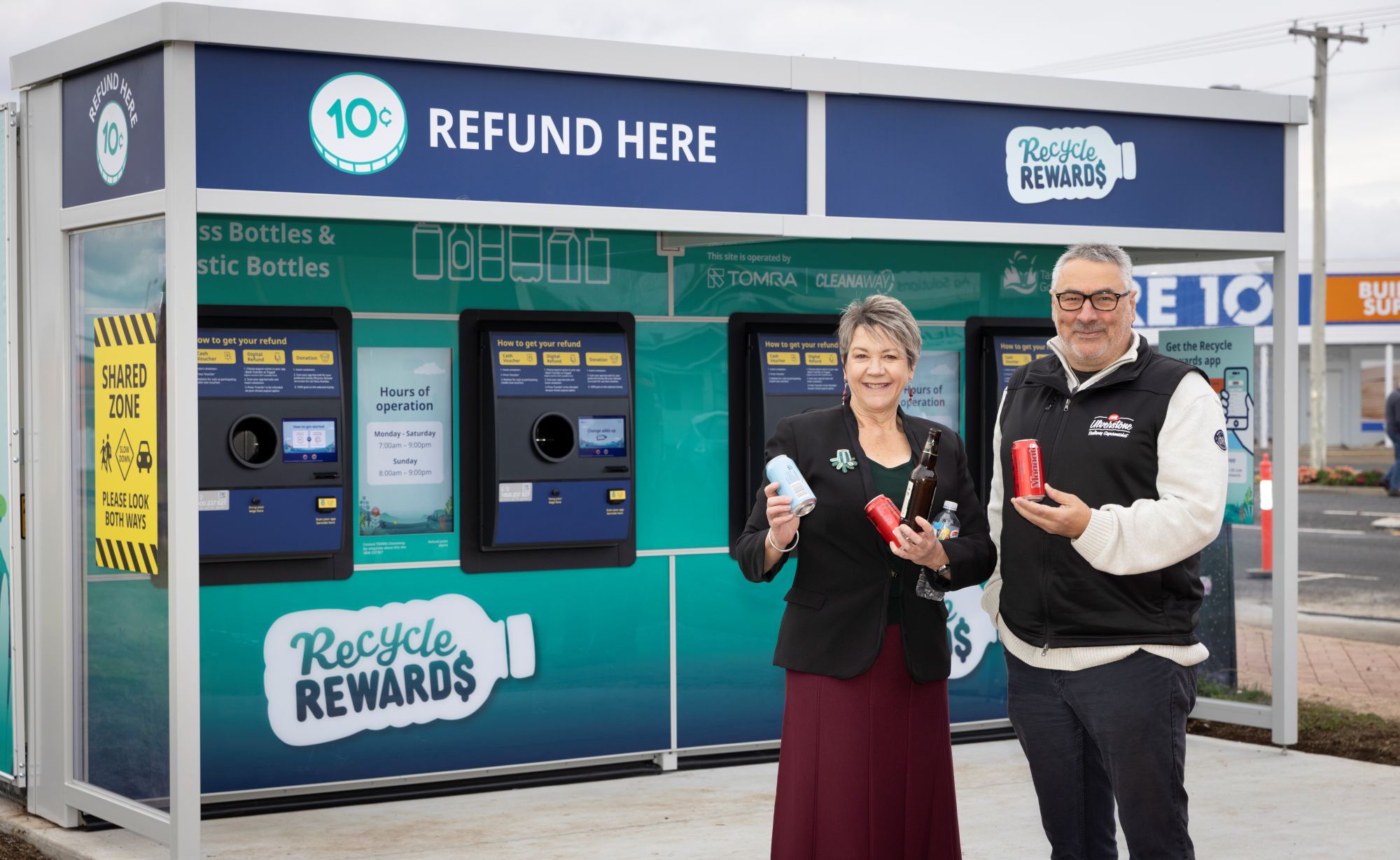 New Recycle Rewards vending machine opens in Ulverstone - Recycle Rewards